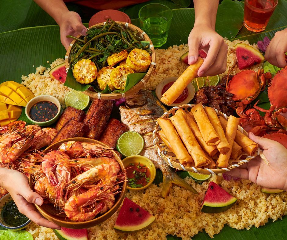 Boodle Fight: Dive into the Flavorful World of Filipino Tradition!