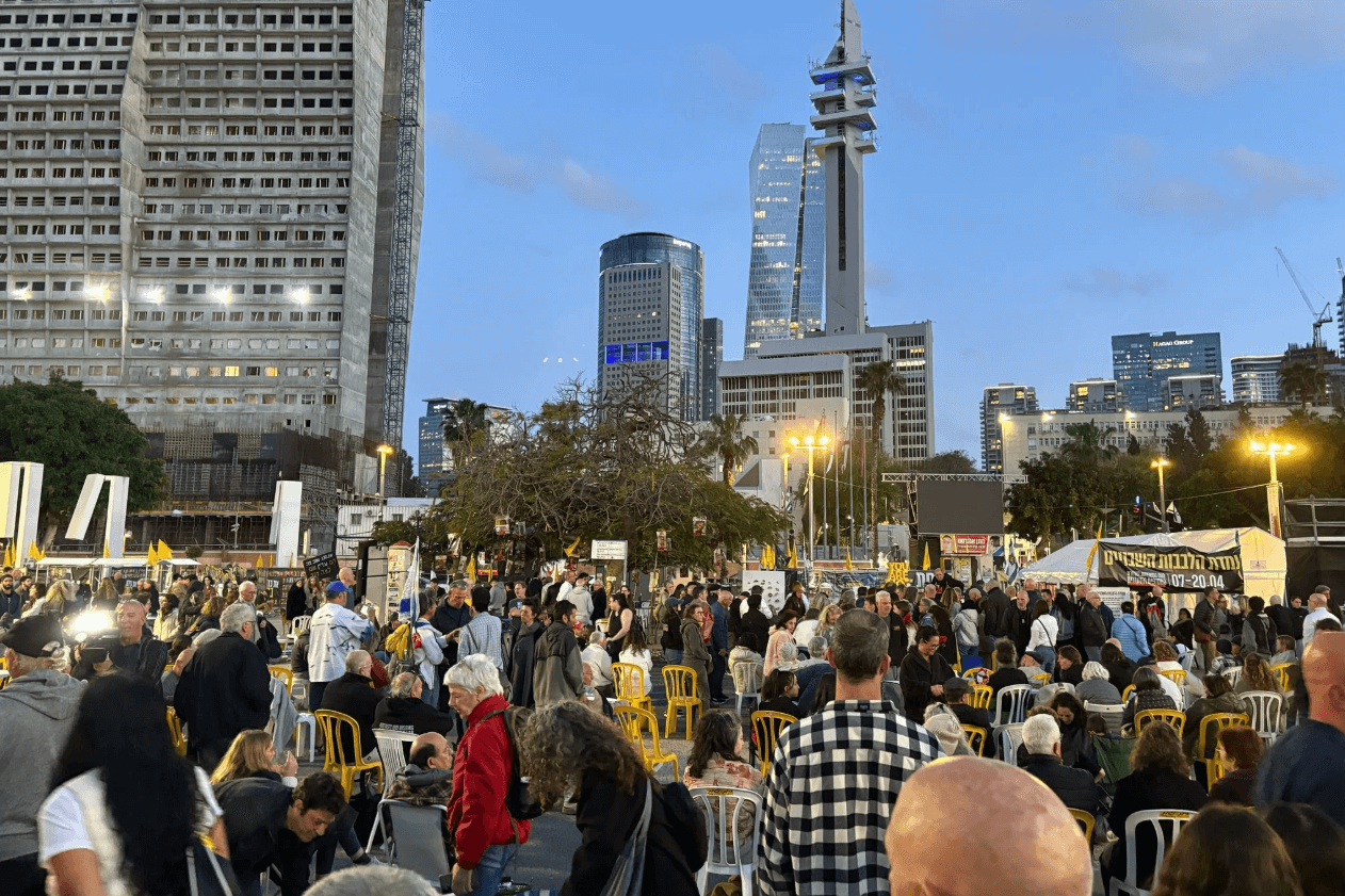 Passover in Hostages Square Highlights Unbreakable Israeli Solidarity
