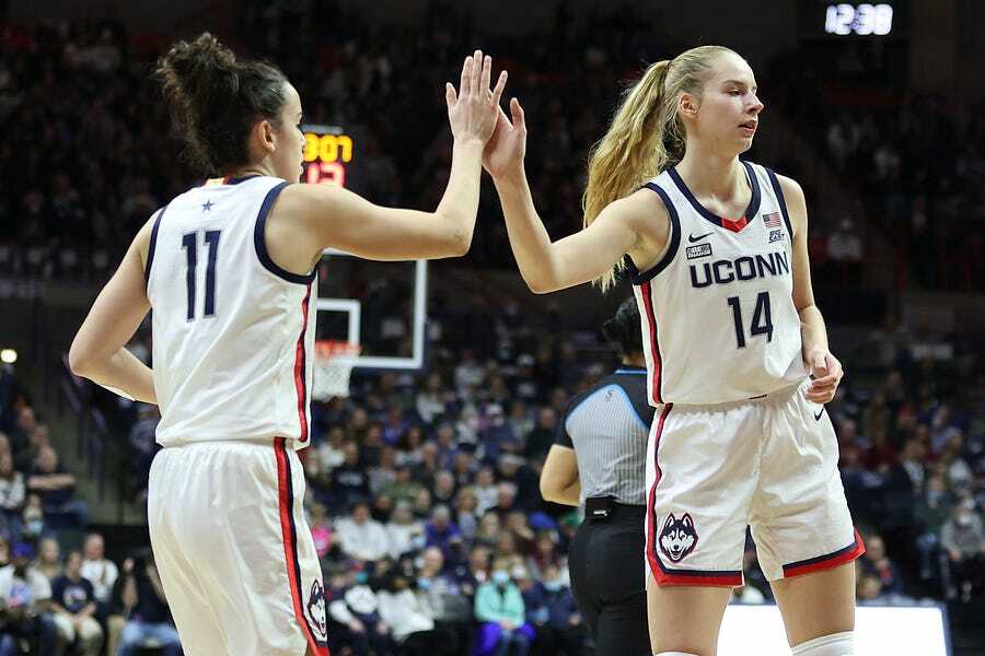 Xavier Preview: How UConn will honor Dorka Juhász and Lou Lopez ...