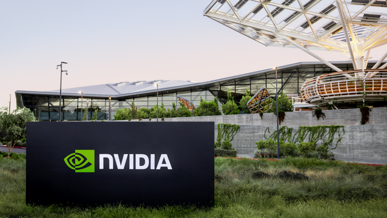 😱 Nvidia Loses Nearly $600 Billion In Market Value Due To DeepSeek