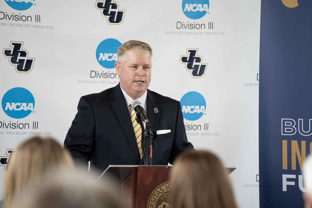 Here's why an SEC football coach just left to take an AD job... in D-III