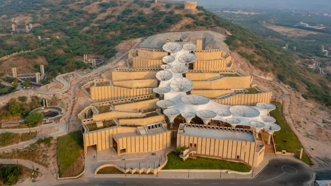 Top 10 Largest Museums in the World