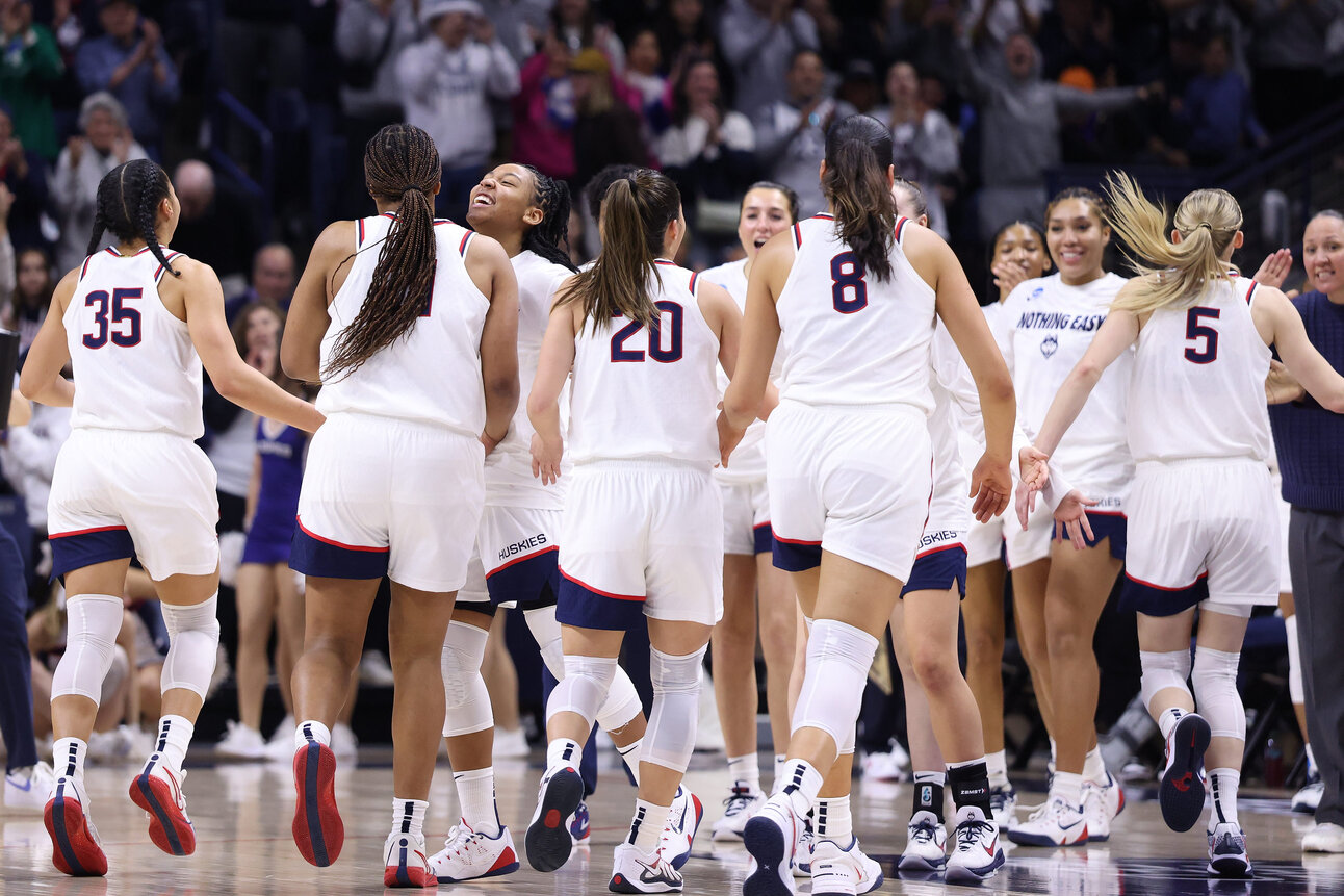 UConn fully loaded in quest to repeat