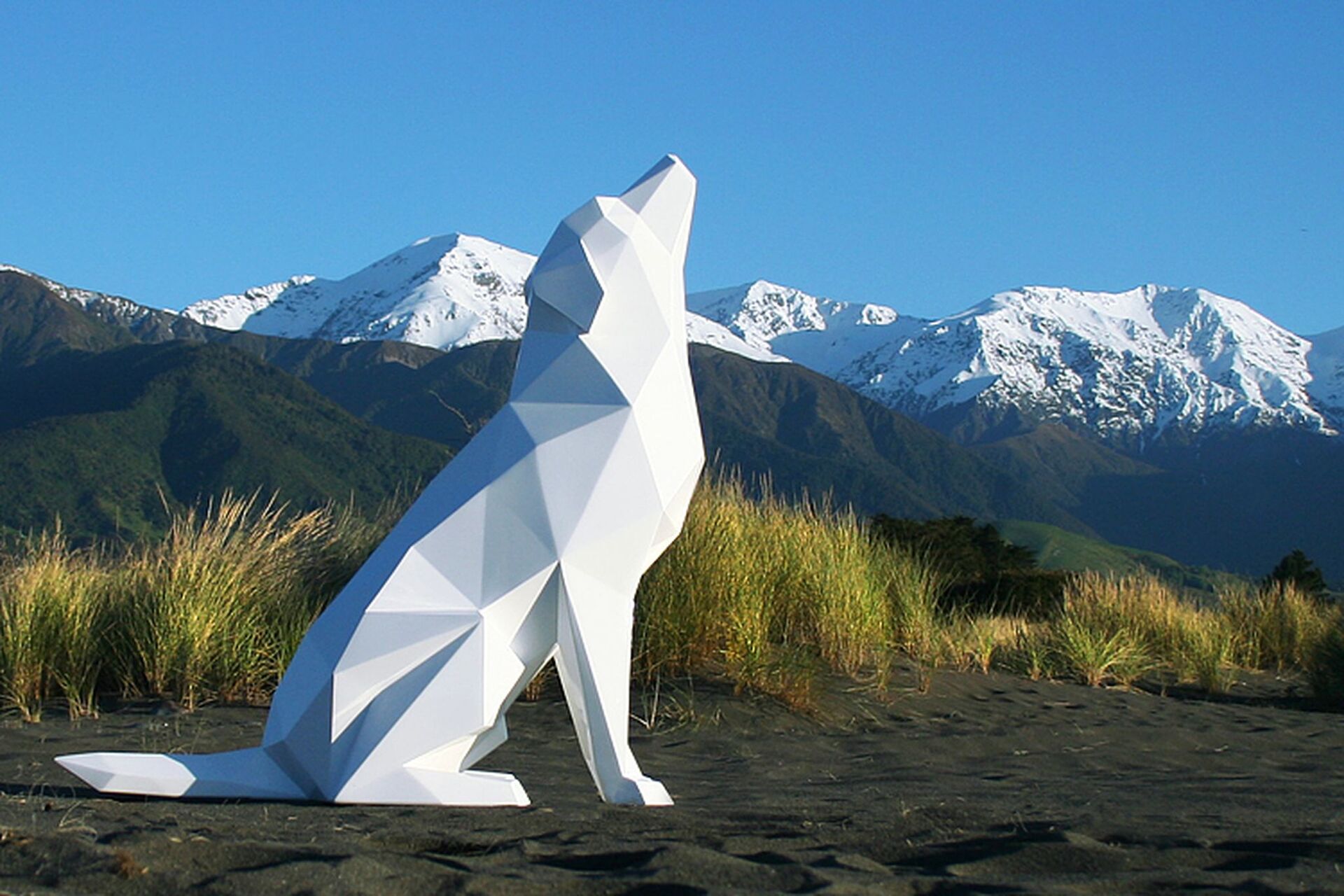 Ben Foster’s Minimalist, Angular Animal Sculptures