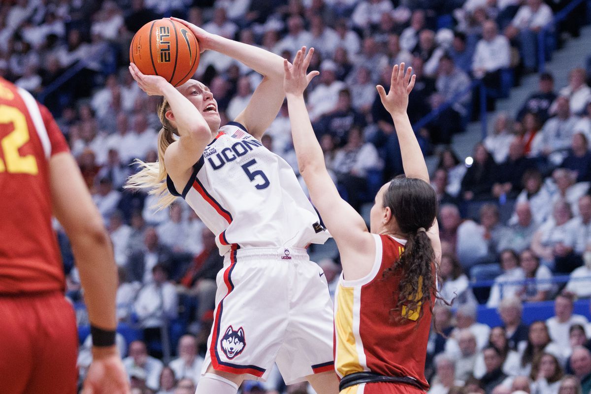 UConn signs USC transfer Kayleigh Heckel