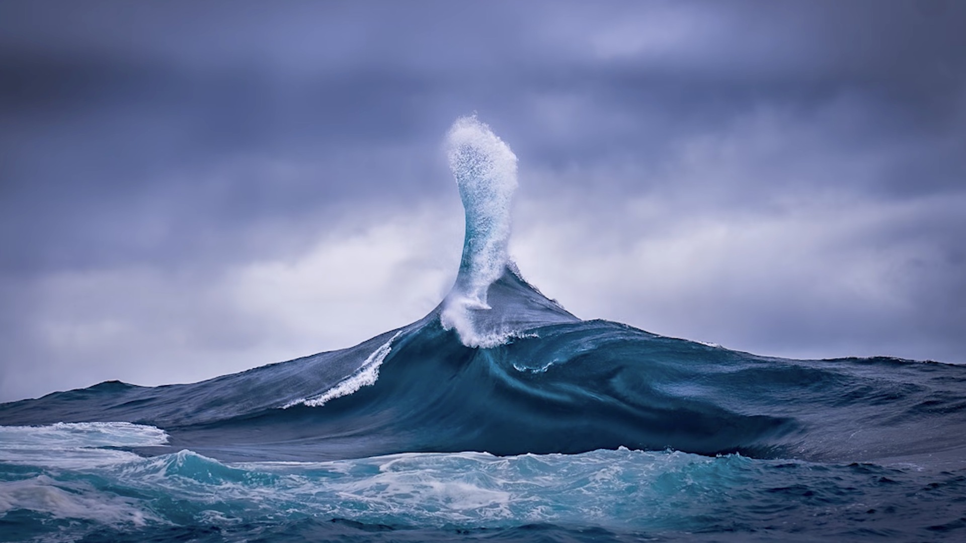 Earth’s Belly Button? The Most Bizarre Wave in the Ocean