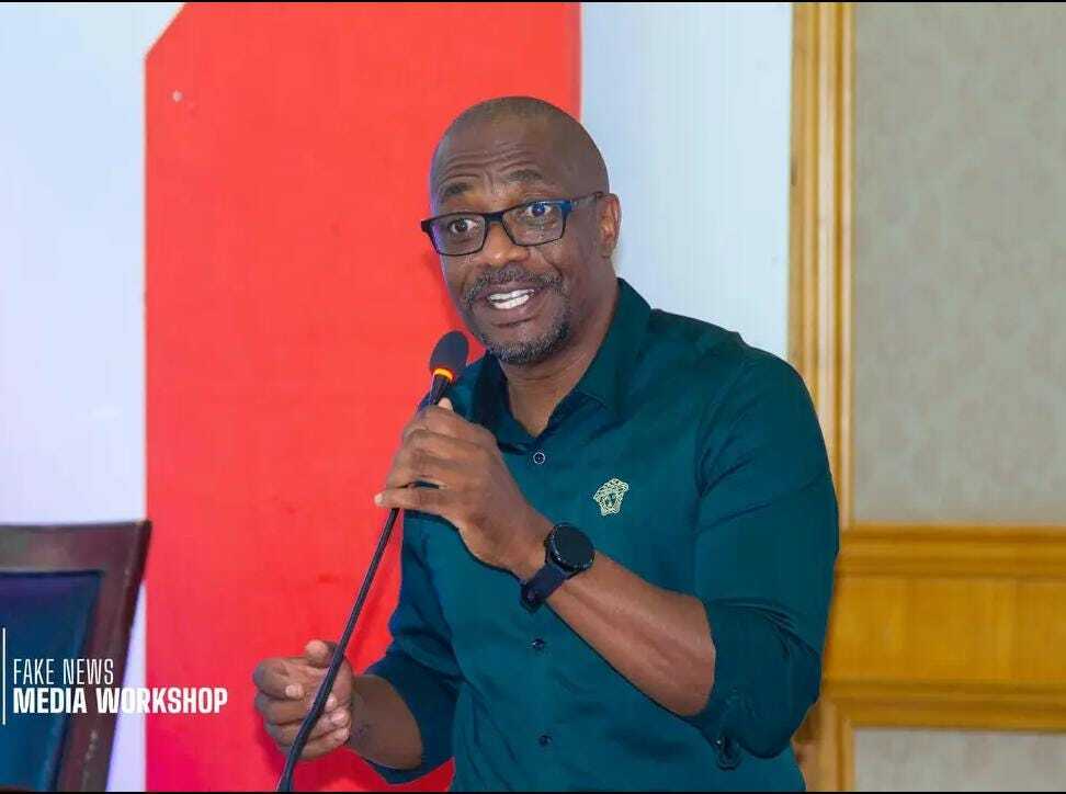 Fake news will make mainstream media flexible, competitive: academics