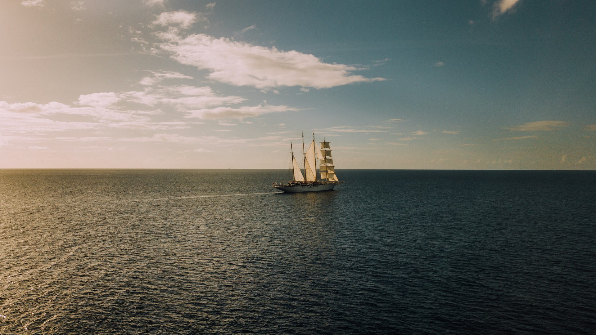 Why Sailing is a Great Way to Connect With Nature