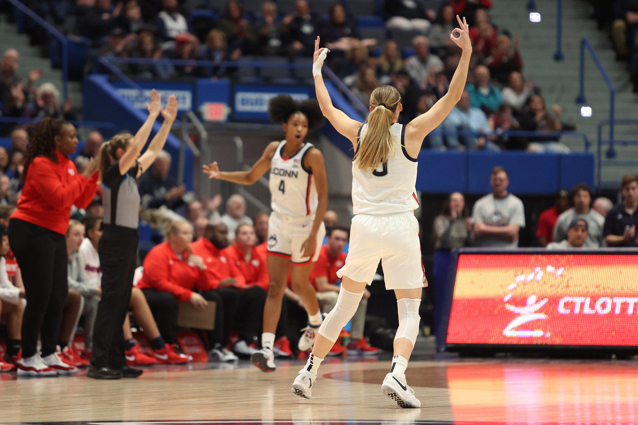 Paige Bueckers makes long-awaited return in UConn's season opener