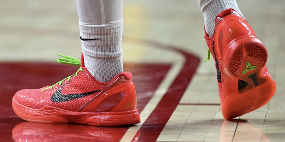 😫 Kobe 'Reverse Grinch' Shock Drop