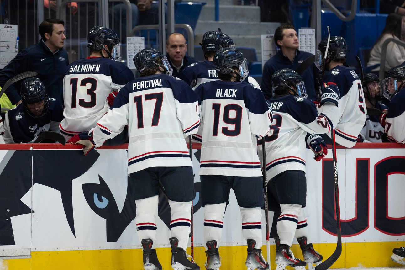 Notebook: UConn returns from winter break with a golden opportunity