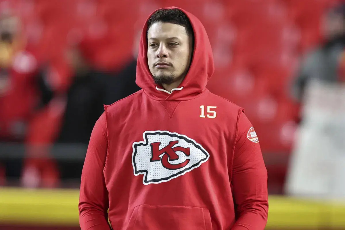 Chiefs Officially Sign QB