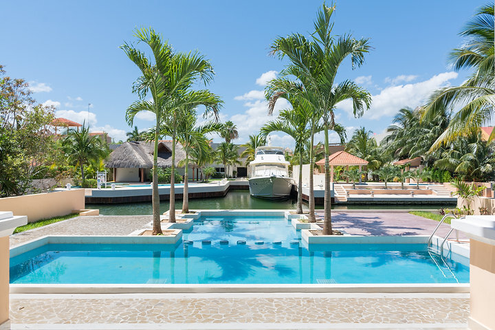 Oceanfront Villa Tour: $2.5M Paradise & Affordable Island Living Guide