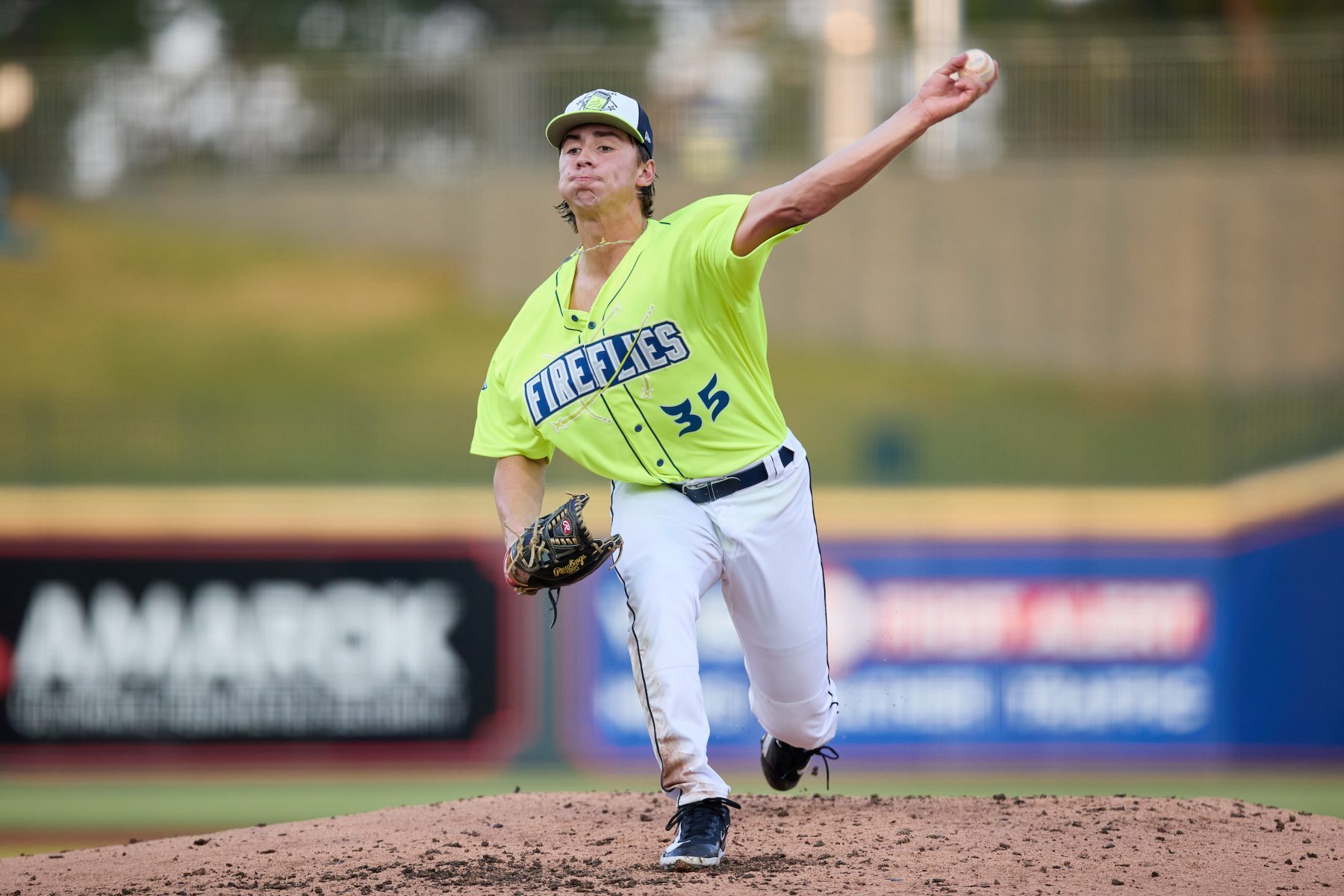 David Shields, Joey Oakie Duel In Columbia