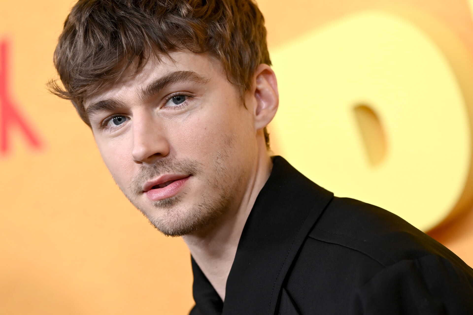 Miles Heizer Opens Up About 'Boots' Cancellation, Robyn's New Music and ...