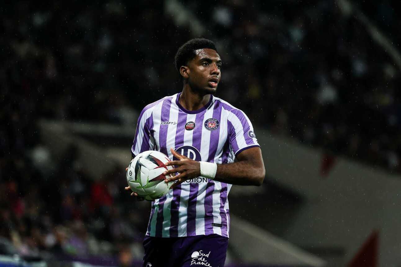 Advanced Passing Visualizations: An Analysis of Logan Costa's Passing